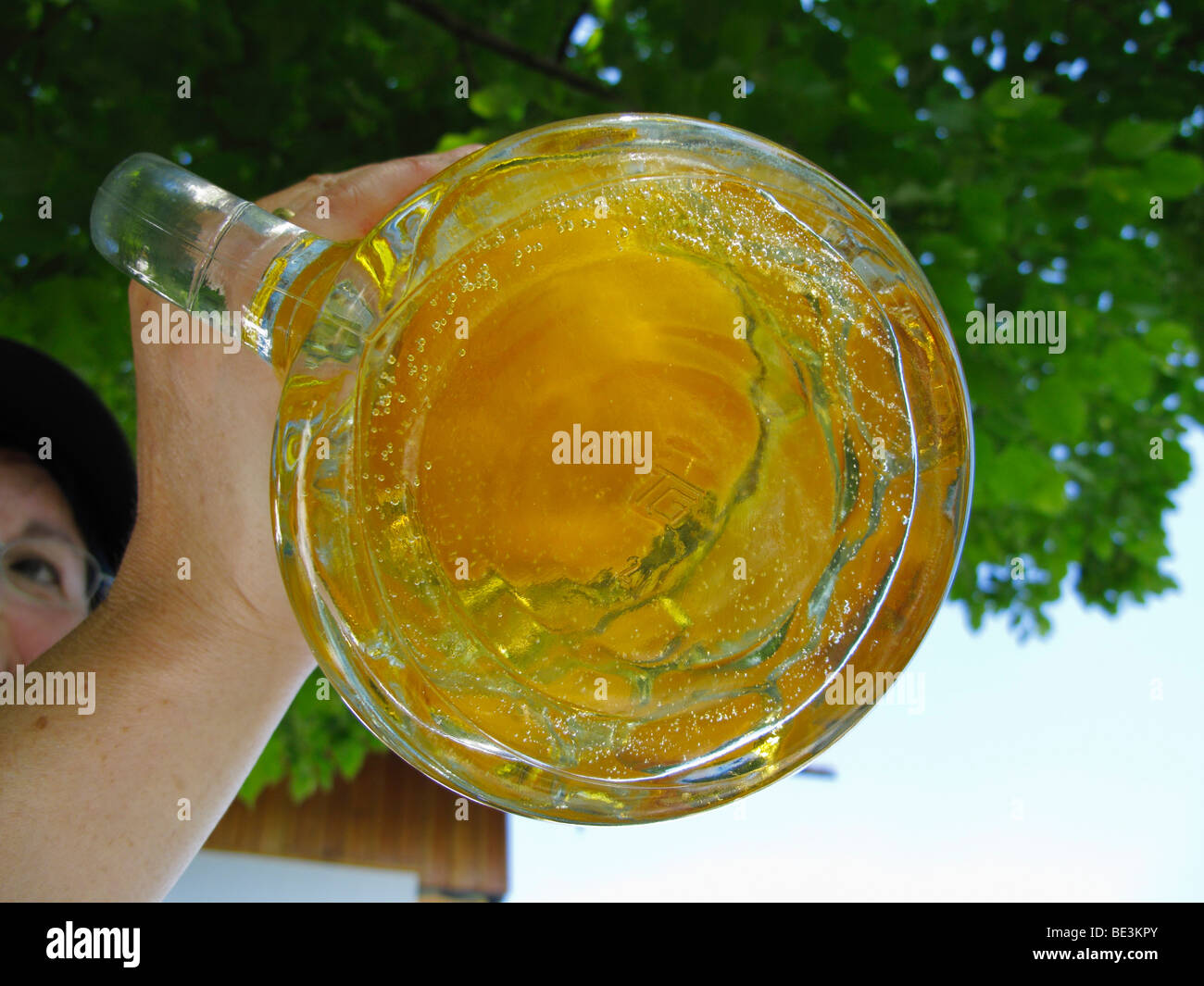 Mass bier -Fotos und -Bildmaterial in hoher Auflösung – Alamy