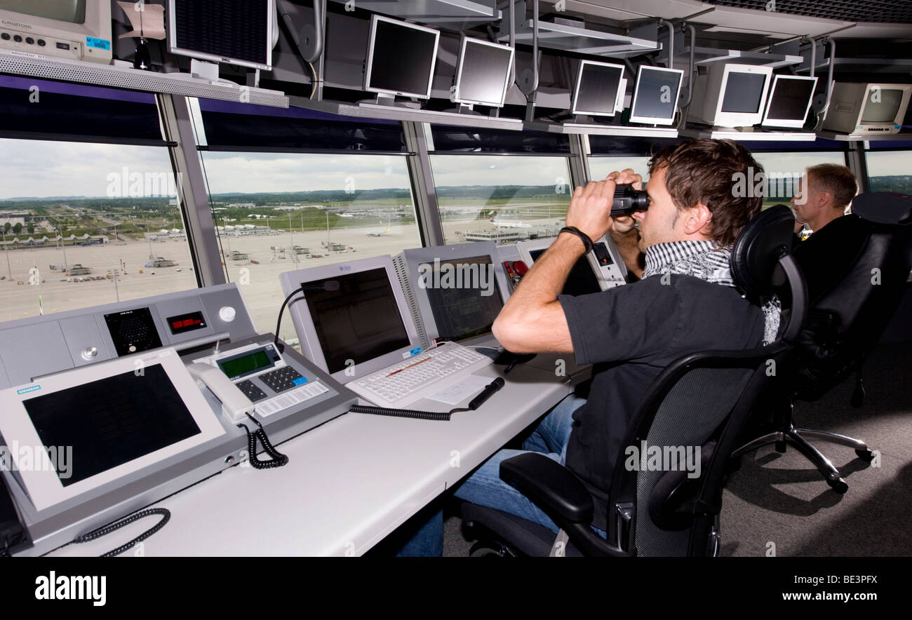Air traffic control towers -Fotos und -Bildmaterial in hoher Auflösung ...