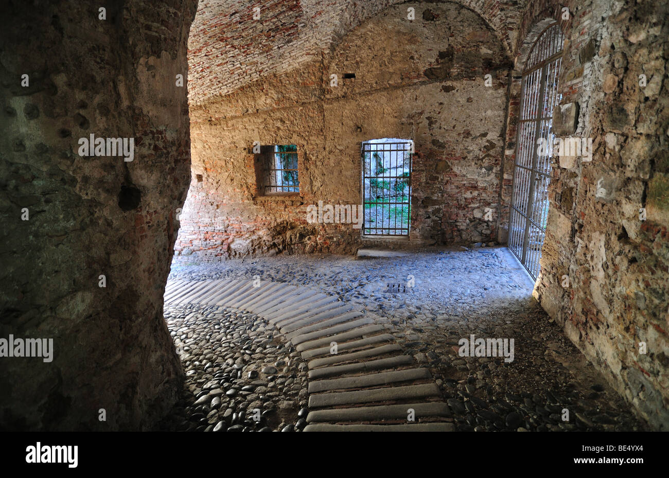Das burgverlies -Fotos und -Bildmaterial in hoher Auflösung – Alamy
