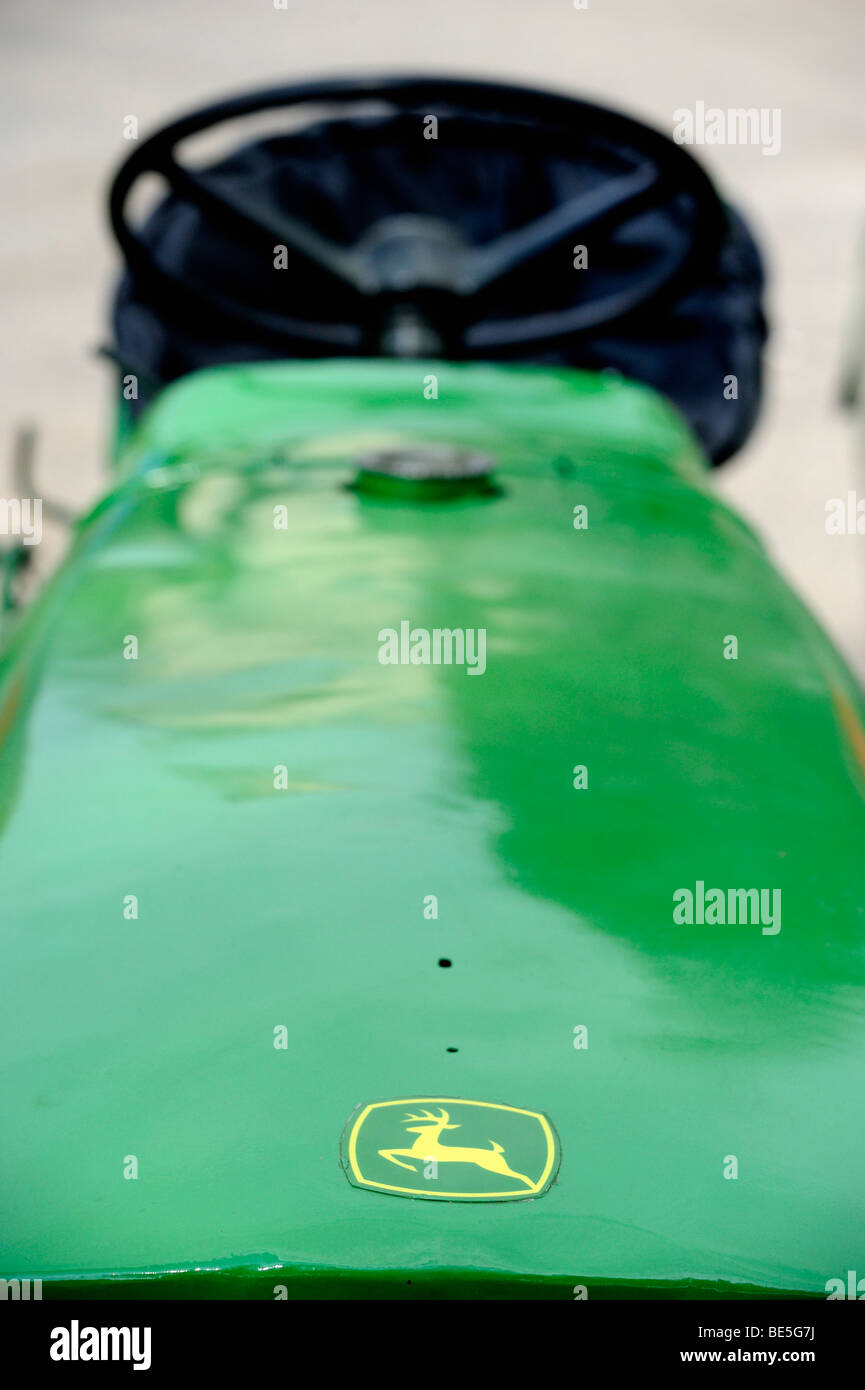 Oldtimer traktor fahren -Fotos und -Bildmaterial in hoher Auflösung – Alamy