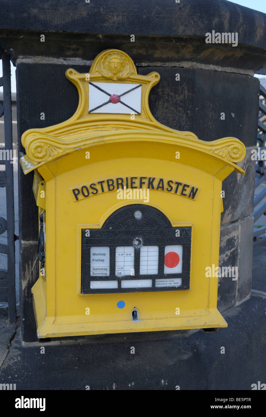 Postbriefkasten Briefkasten Stockfotos und -bilder Kaufen - Alamy