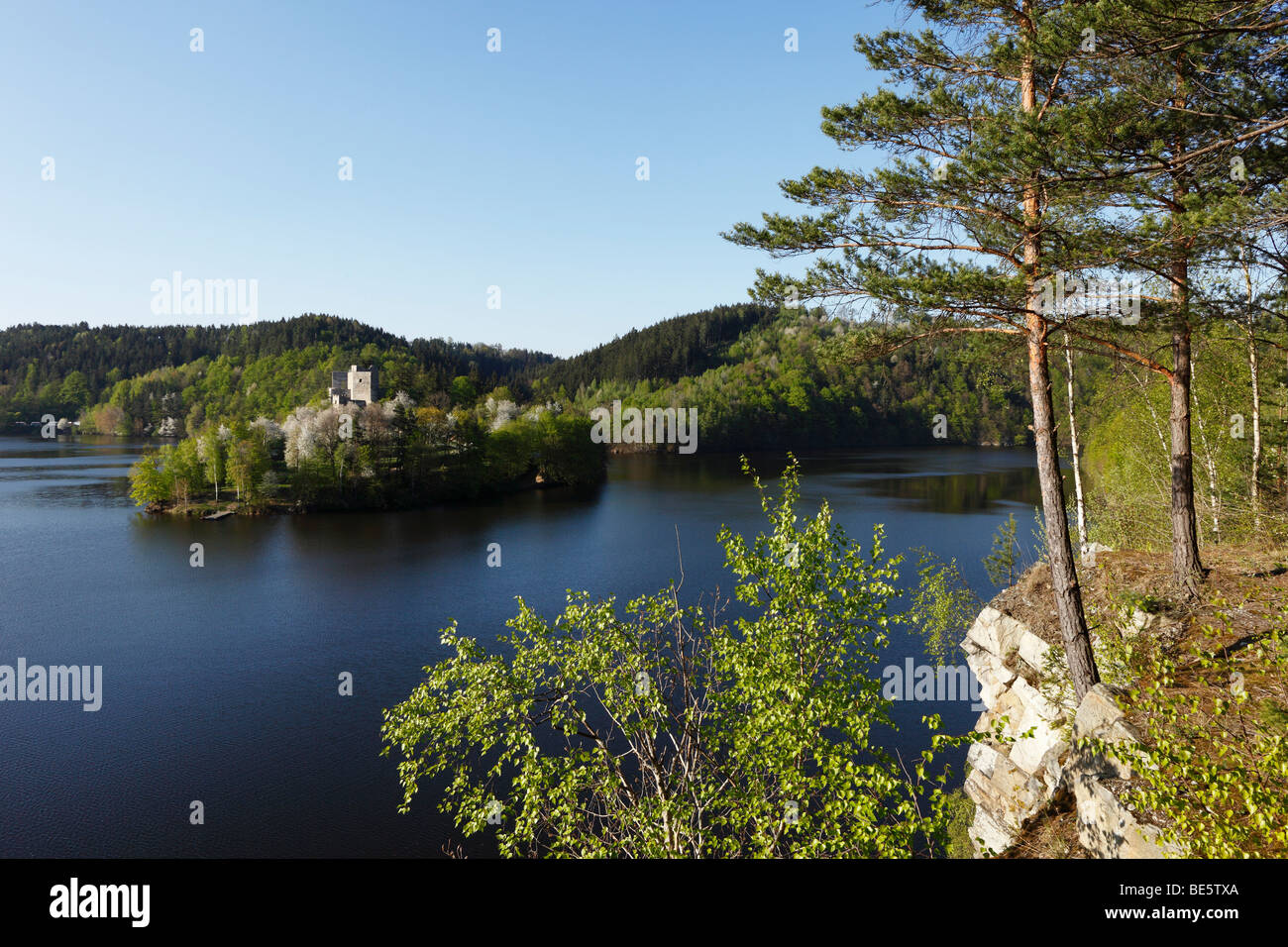 Ruinen der Burg Dobra Burg Dobra Stausee, Fluss Kamp, Naturpark Kamptal ...