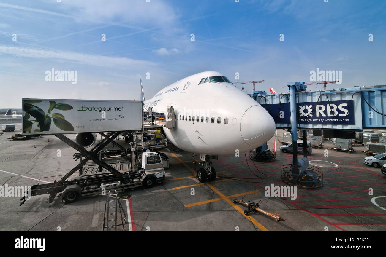 Boeing 747-400 Flugzeug geladen mit Essen, Flughafen Frankfurt, Hessen ...
