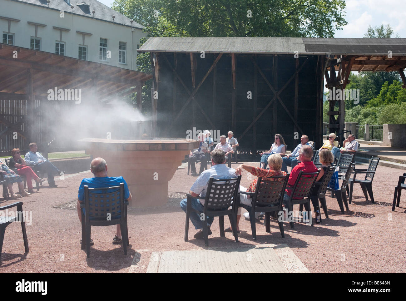 Fotos einatmen -Fotos und -Bildmaterial in hoher Auflösung – Alamy
