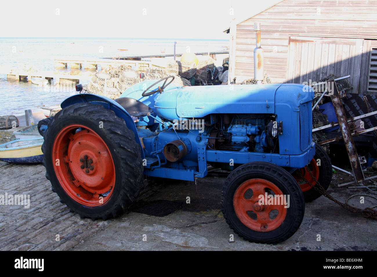 Fordson major tractor engine -Fotos und -Bildmaterial in hoher ...