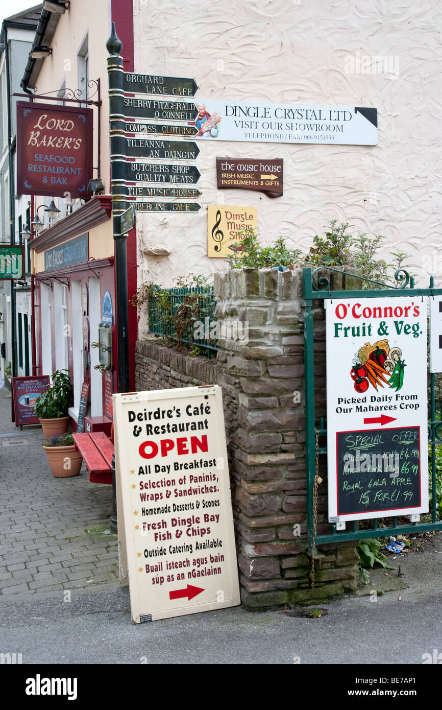 Road signs county kerry -Fotos und -Bildmaterial in hoher Auflösung – Alamy