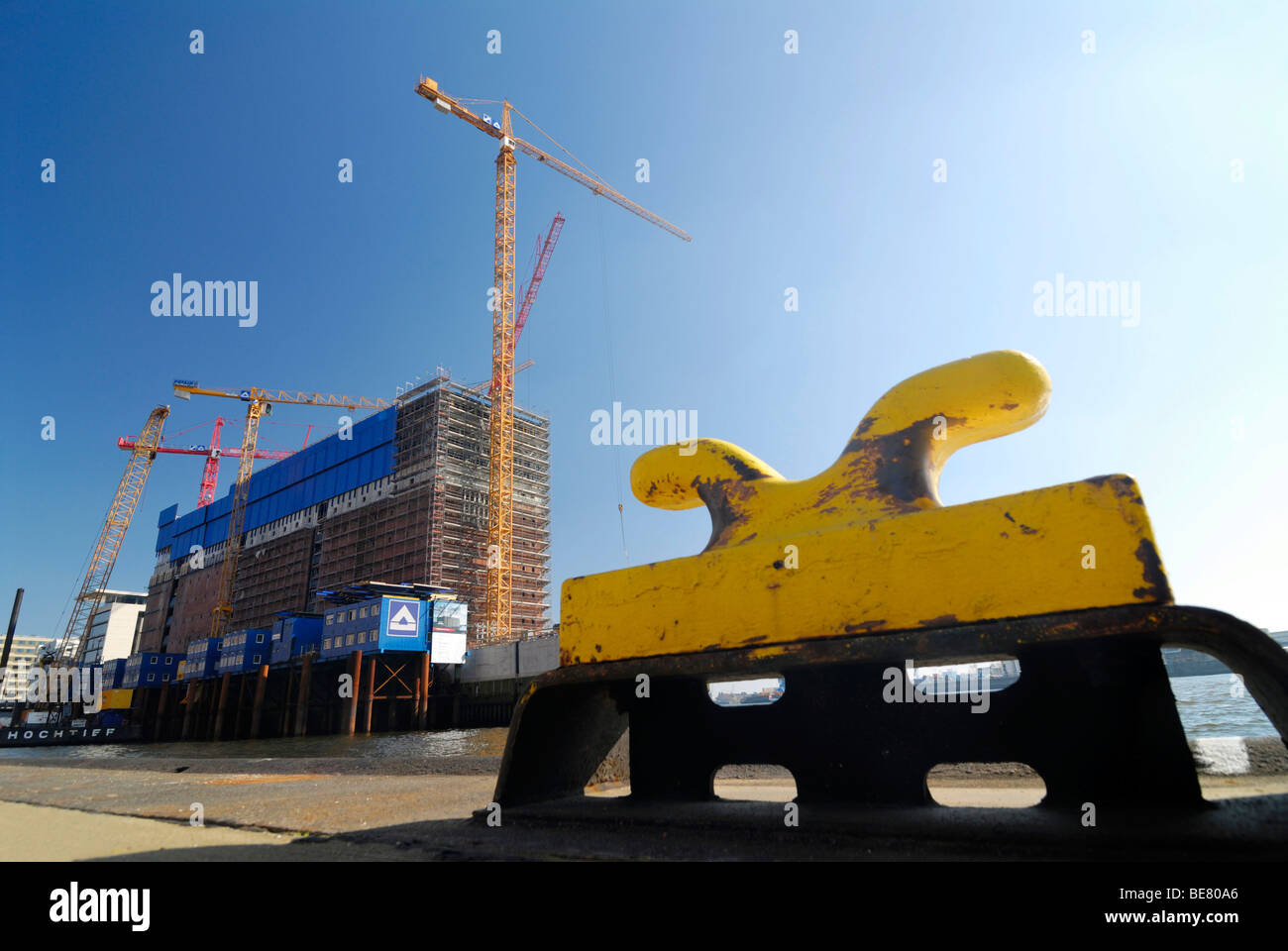 Die Bauarbeiten für das Opernhaus der Elbphilharmonie in der HafenCity ...