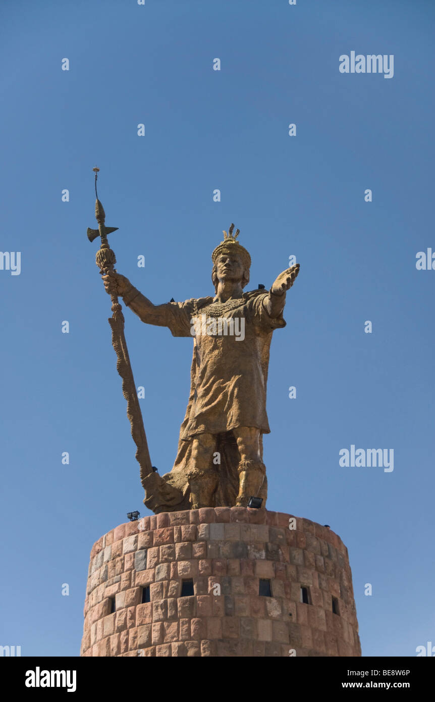 Peru, Cusco, UNESCO-Weltkulturerbe, Statue von Pachacutec, der große ...