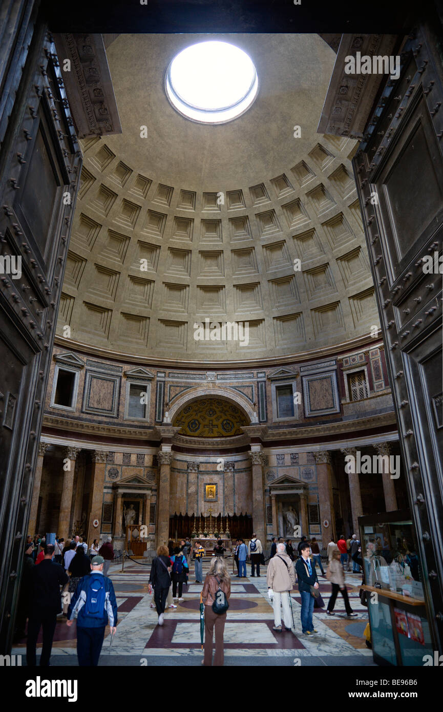 Italien Rom Lazio Pantheon Interieur zeigt Oculus zentrale Öffnung der ...