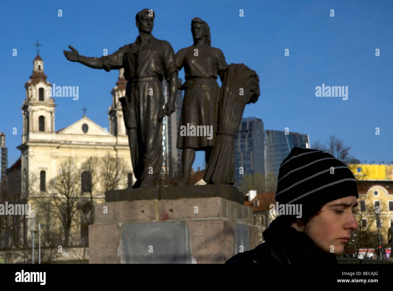Sozialistischen Realismus Skulpturen an der grünen Brücke Zaliasis ...