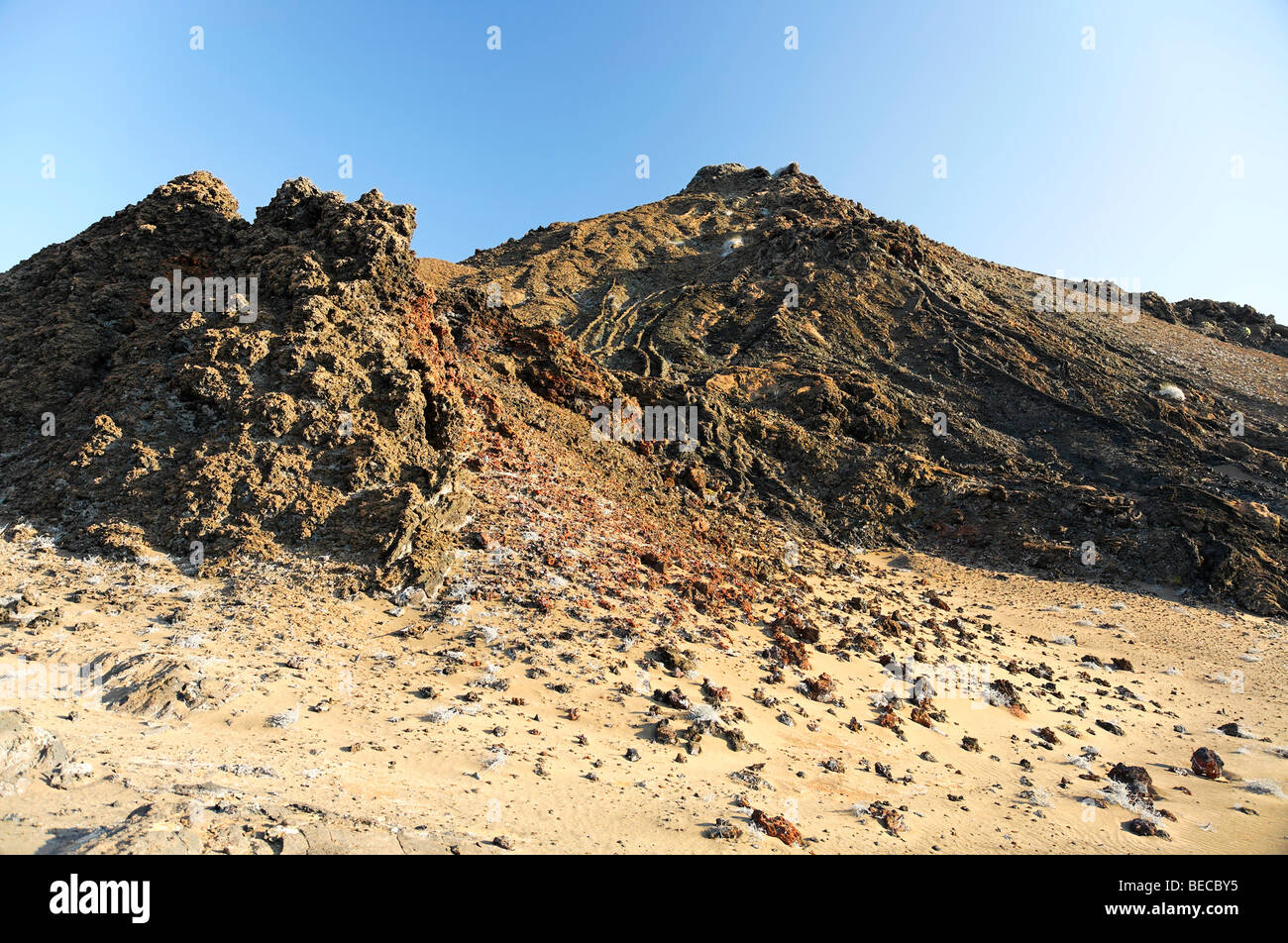 Zwei kleine Vulkane, Vulkangestein, Lava fließt, Bartolomé Insel ...