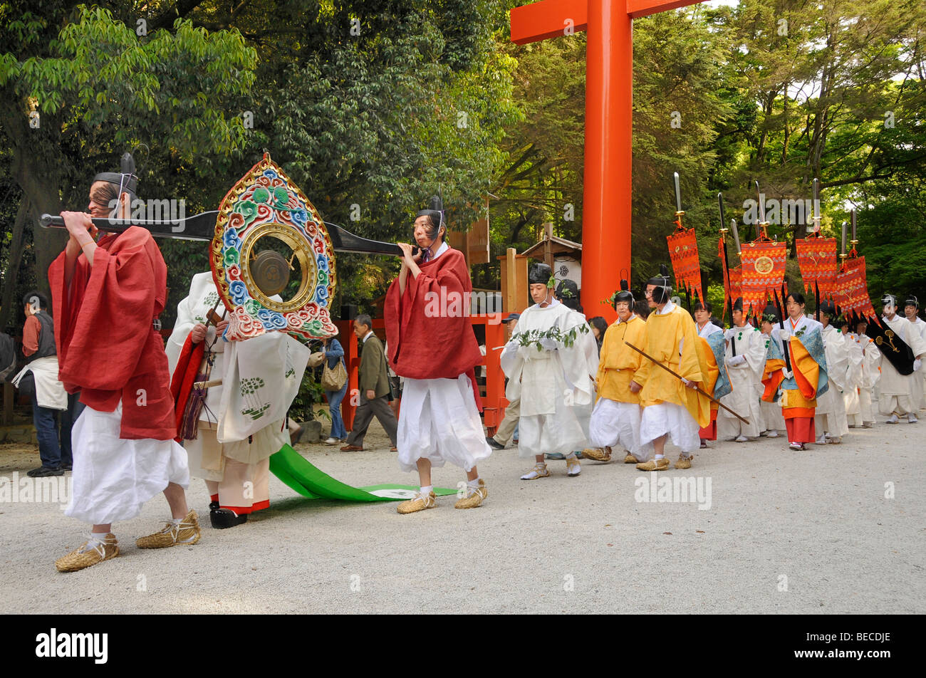 Rückkehr der Prozession vom Berg Hie in der Shimogamo-Schrein, Ende der ...