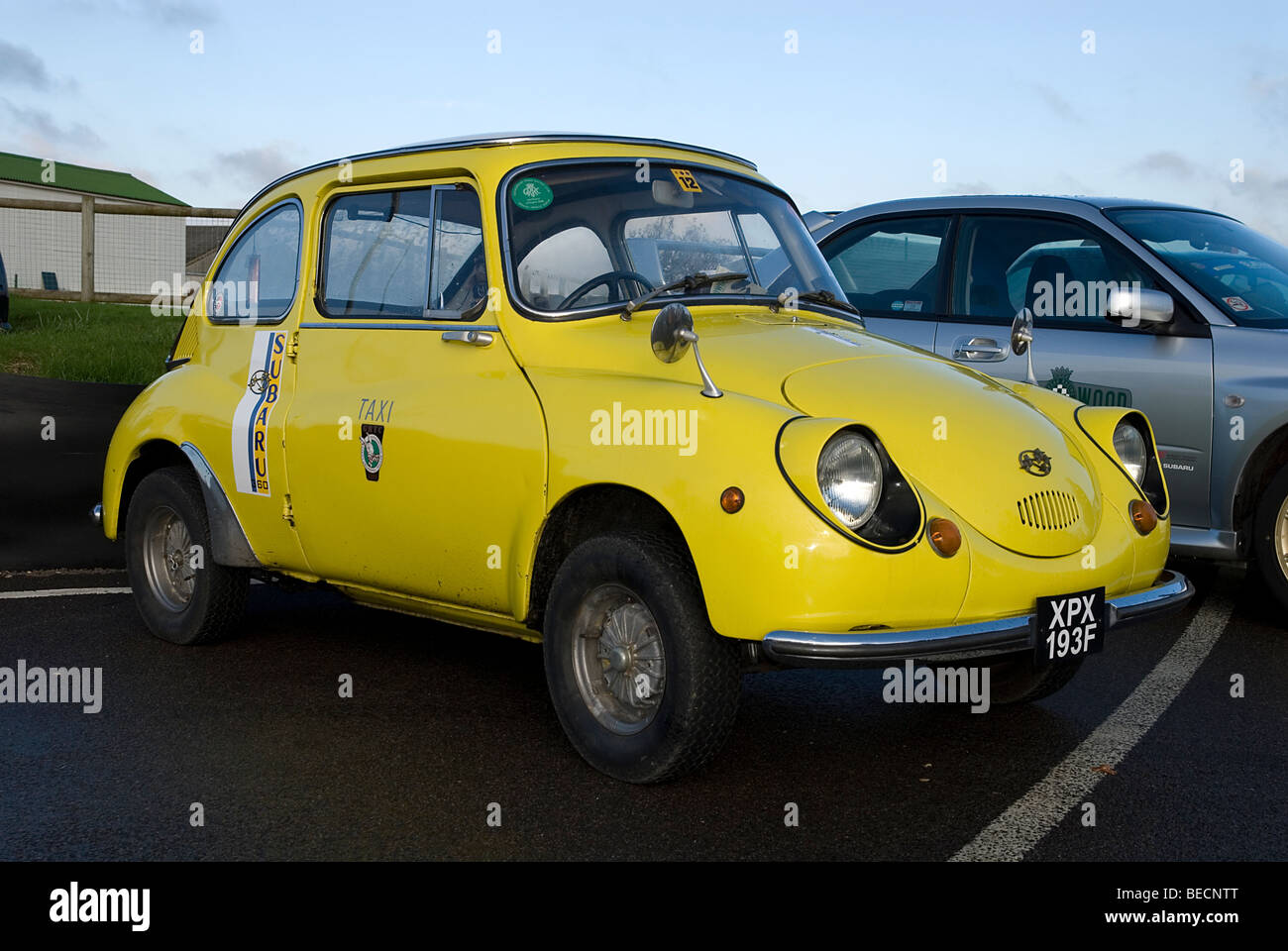 Subaru 360 -Fotos und -Bildmaterial in hoher Auflösung – Alamy