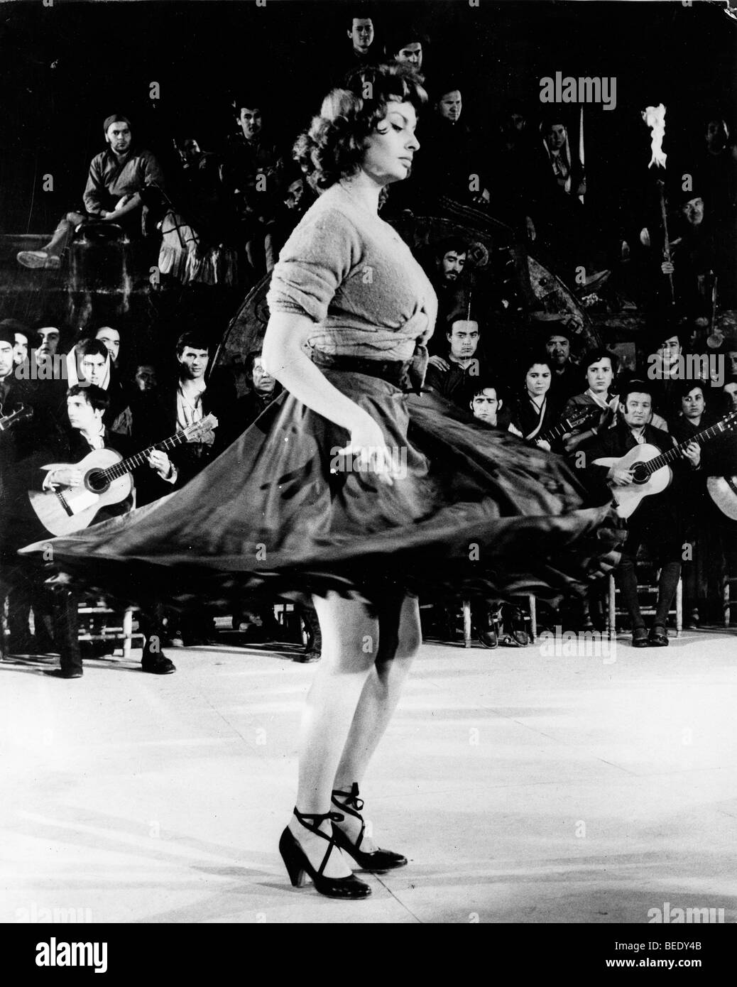 Sophia loren as flamenco dancer -Fotos und -Bildmaterial in hoher ...