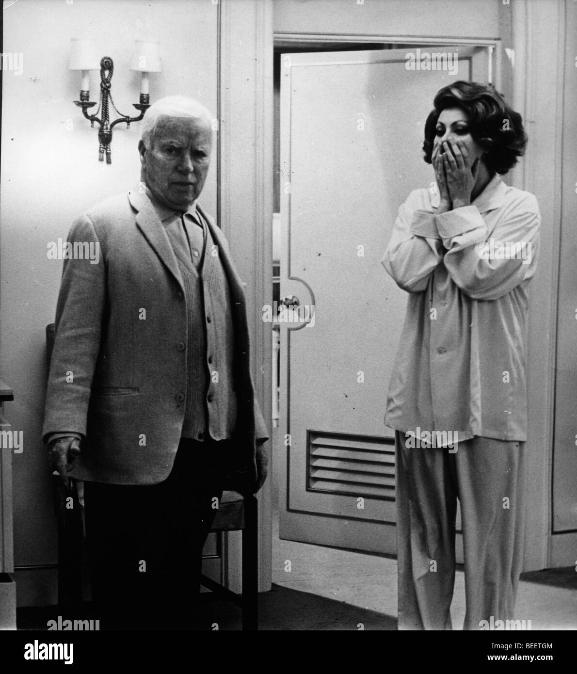 Female charlie chaplin -Fotos und -Bildmaterial in hoher Auflösung – Alamy