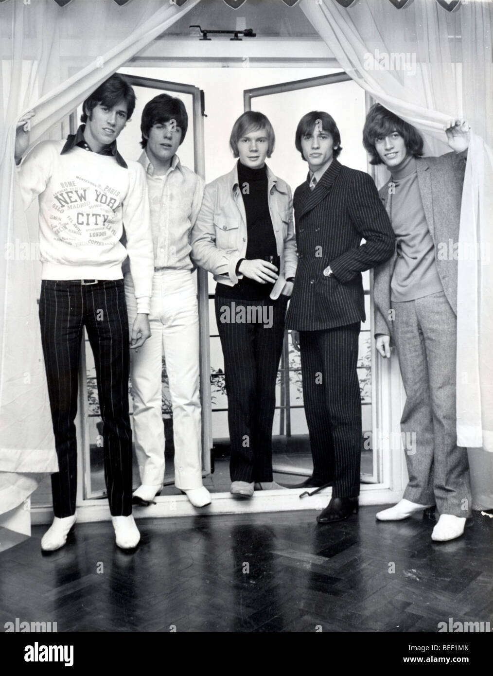 5513769 (900324) Barry GIBB, Australier Vince MELOUNEY Und Colin ...