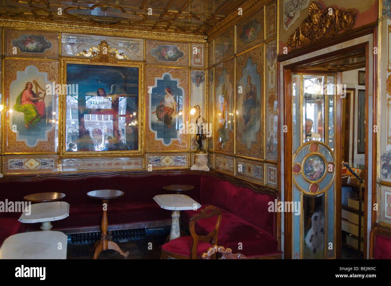 Venedig Italien 2009. Florian Tea Room interior Saint Marks Platz ...
