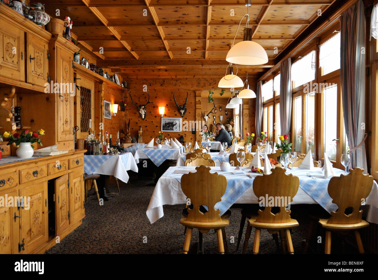 Alpine restaurant -Fotos und -Bildmaterial in hoher Auflösung – Alamy