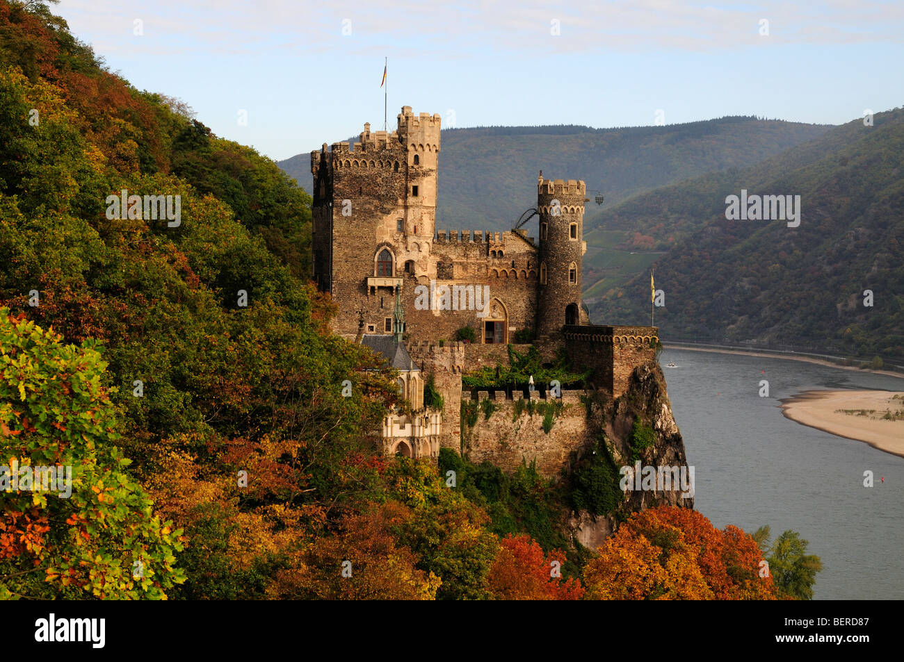 Deutsch romantische burg -Fotos und -Bildmaterial in hoher Auflösung ...
