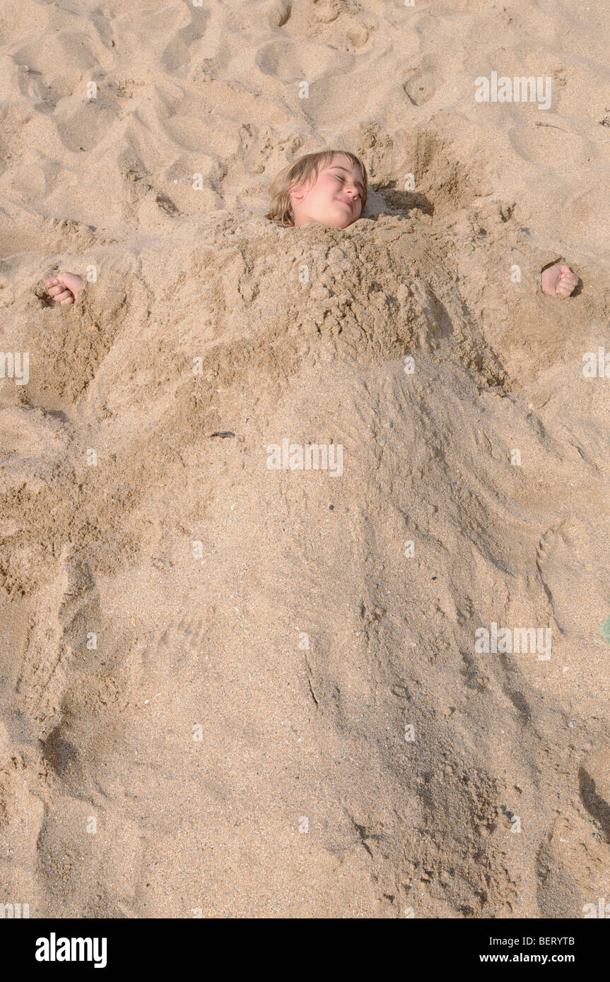 Begrabener sandstrand -Fotos und -Bildmaterial in hoher Auflösung – Alamy