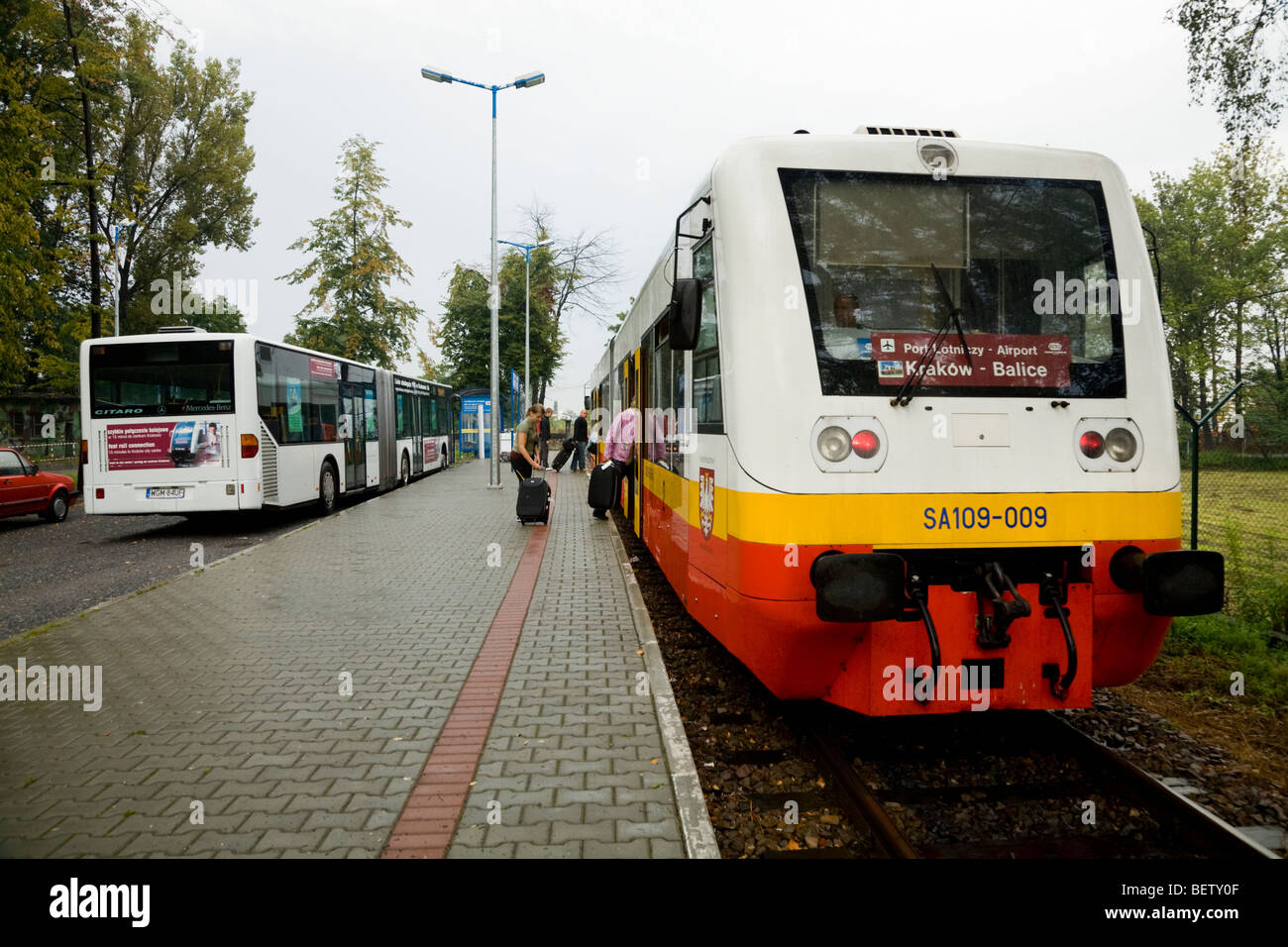 Balice Express Zug: Krakauer John Paul II International Airport (Balice ...