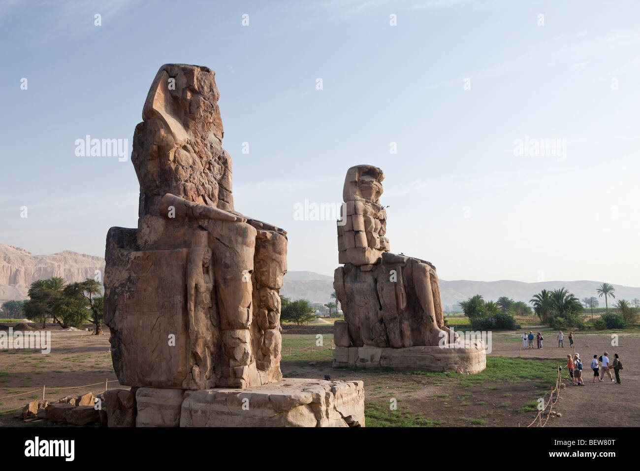 Coloss of memnon -Fotos und -Bildmaterial in hoher Auflösung – Alamy