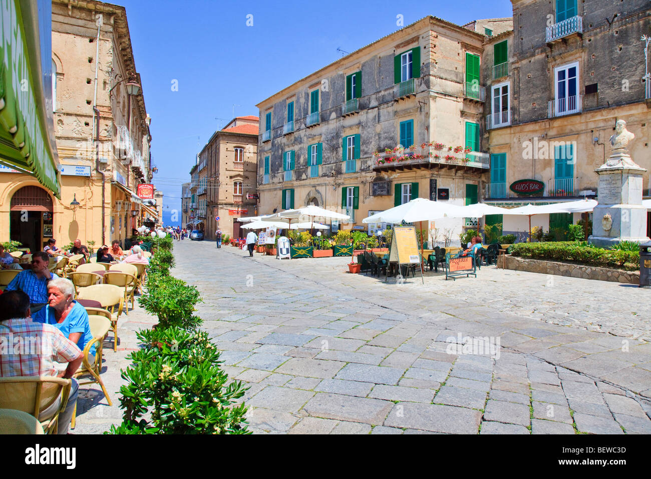 Tropea café -Fotos und -Bildmaterial in hoher Auflösung – Alamy