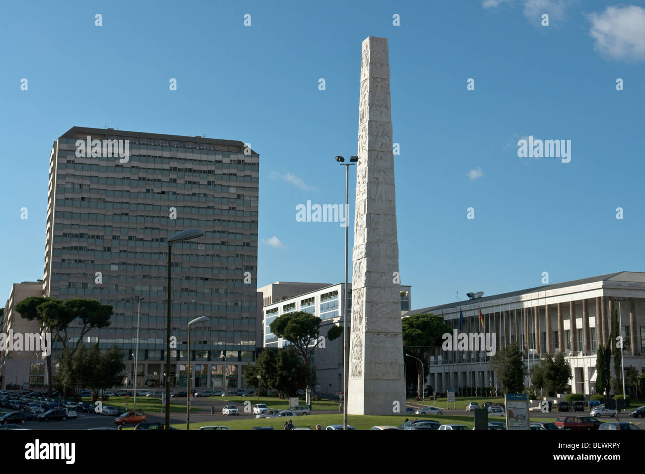 Rome, Italy, EUR-Bezirk. Piazza Marconi mit Stele Marconi (Obelisco ...