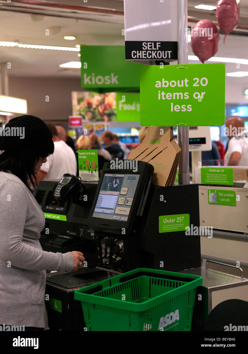 Self Checkout Stockfotos und -bilder Kaufen - Alamy
