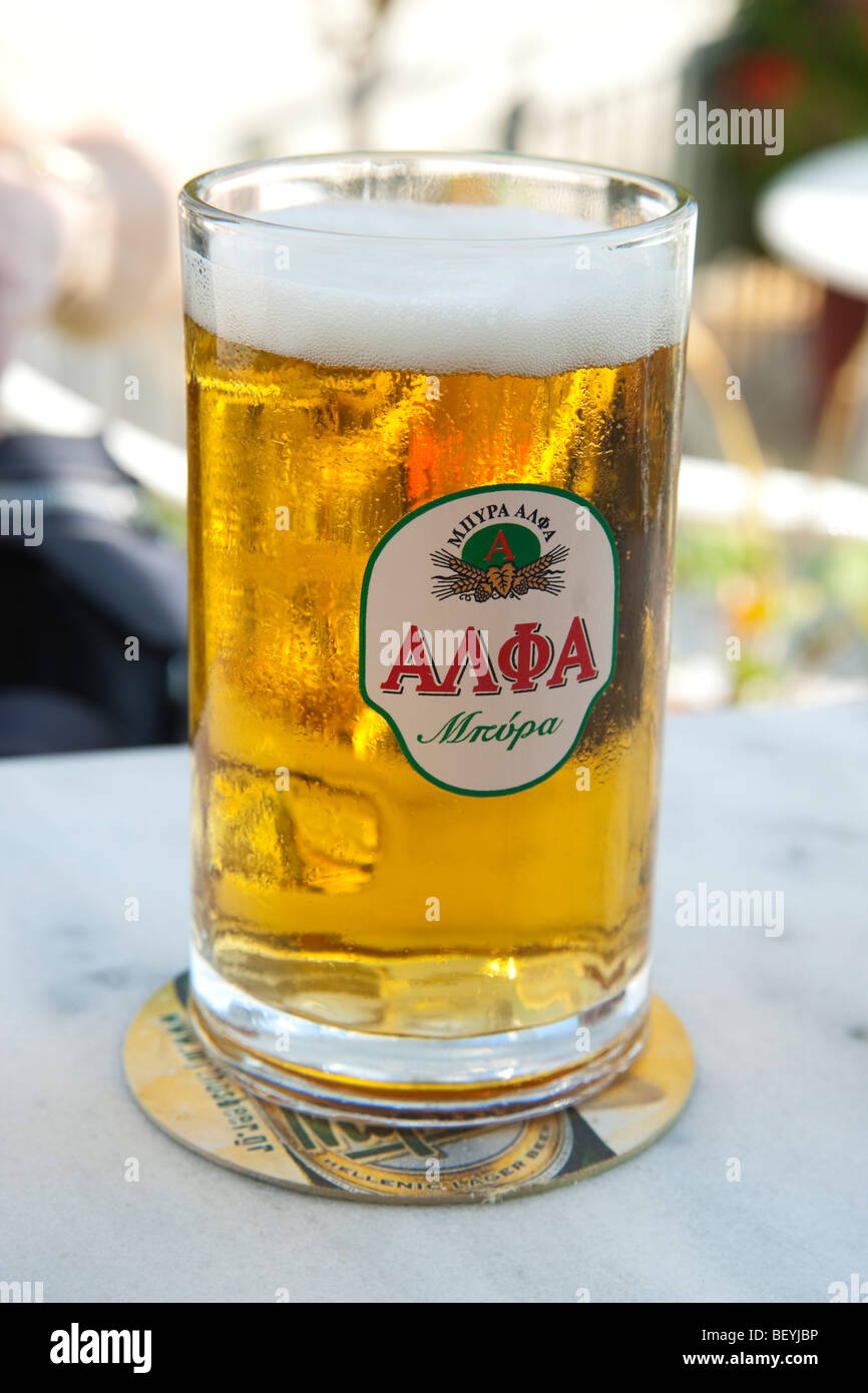 Griechisches Lager Bierglas Logo Stockfotos und -bilder Kaufen - Alamy