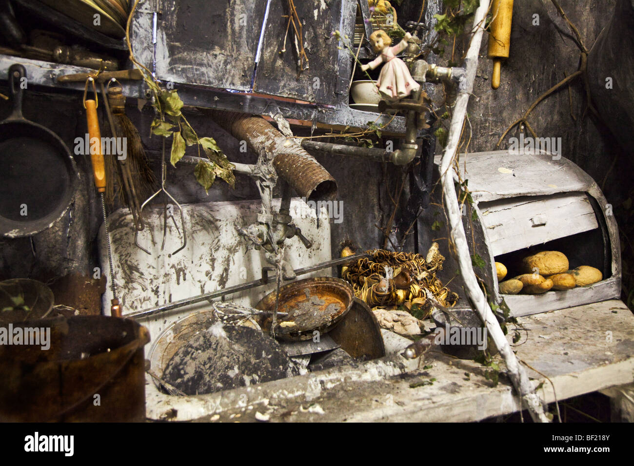 Schmutziges Geschirr Stockfotos und -bilder Kaufen - Alamy