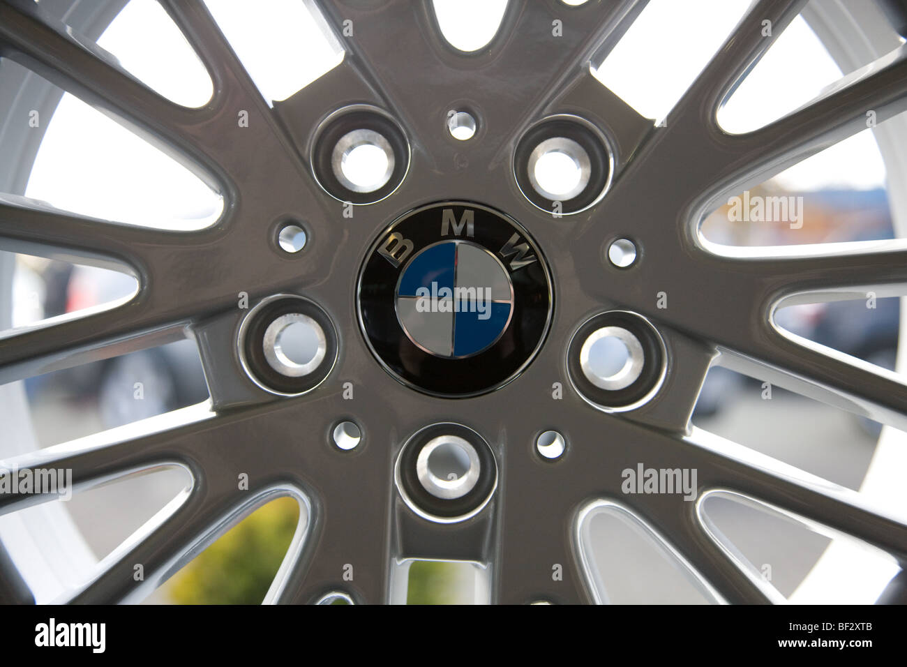 Rad bmw logo -Fotos und -Bildmaterial in hoher Auflösung – Alamy