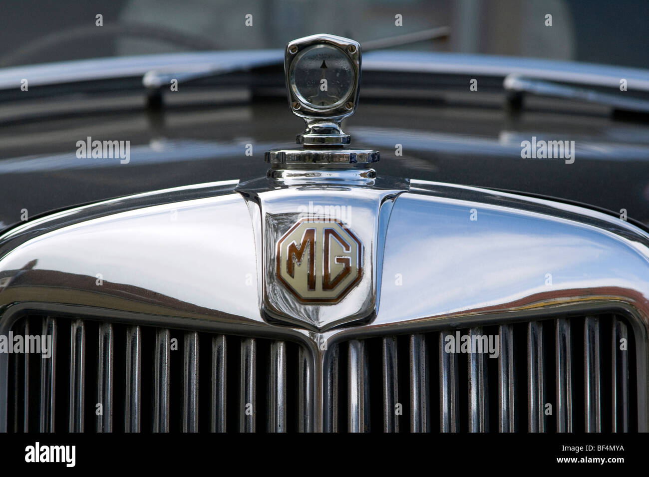 Mg grill -Fotos und -Bildmaterial in hoher Auflösung – Alamy