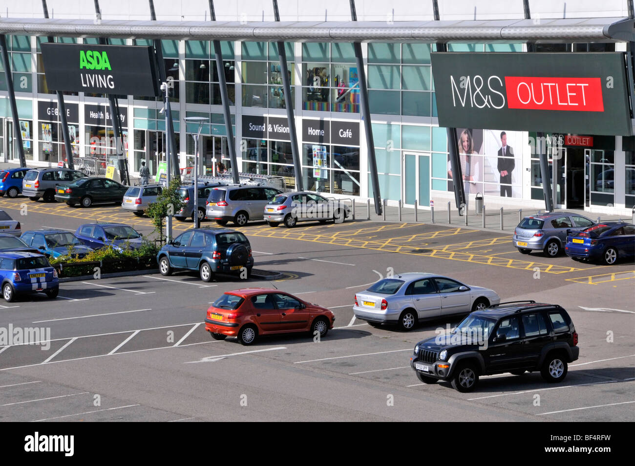 Lakeside shopping center -Fotos und -Bildmaterial in hoher Auflösung – Alamy