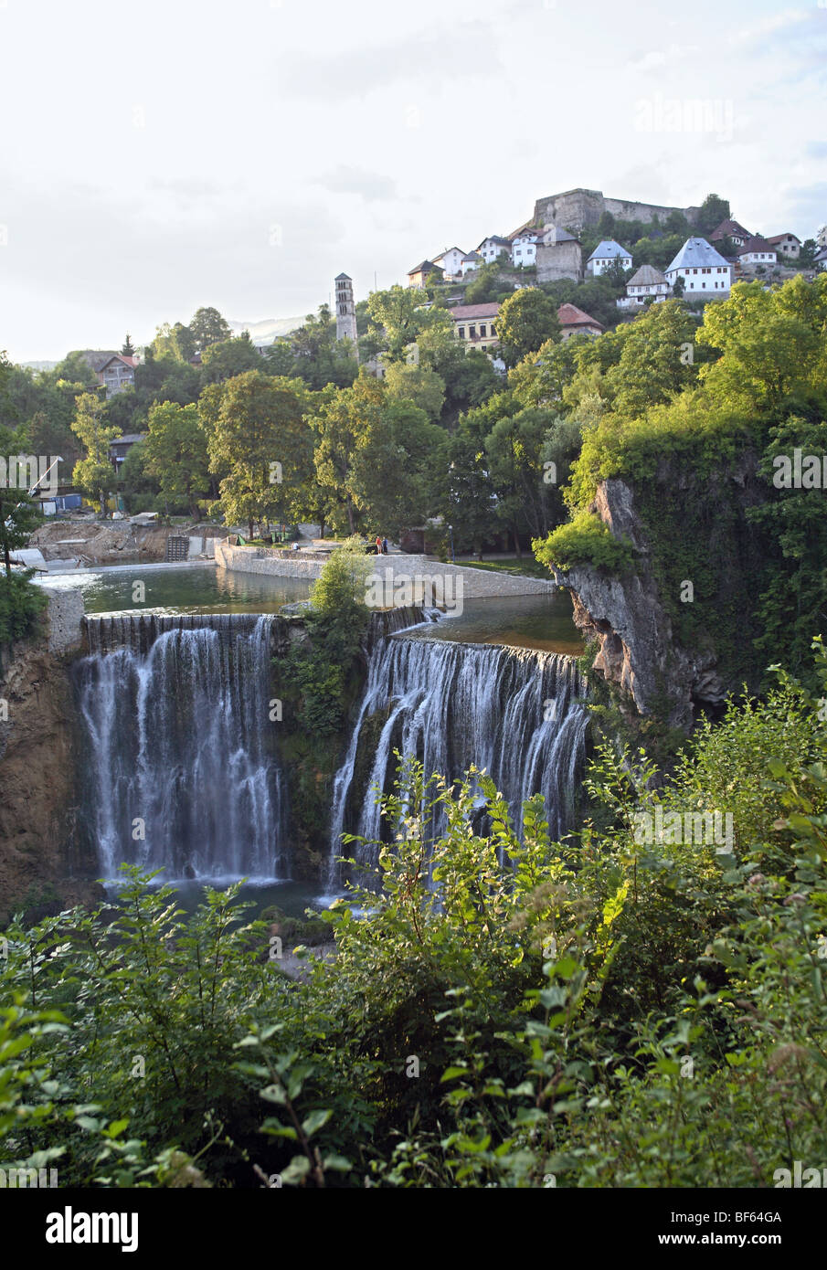 Jajce, Bosnien und Herzegowina, Pliva Fluss Wasserfall Stockfotografie ...