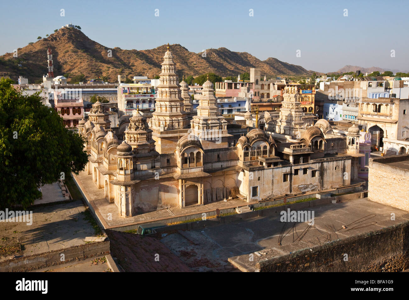 Klingelte ji hindu -Fotos und -Bildmaterial in hoher Auflösung – Alamy