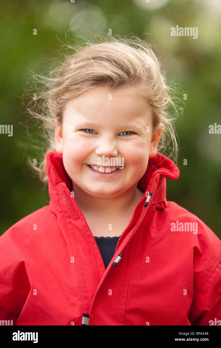 Cute Tween Young Blonde Girl Child Kid Stockfotos und -bilder Kaufen ...