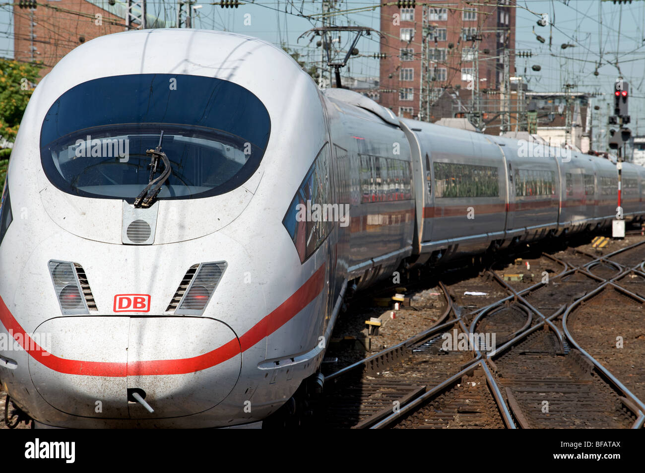 Die Deutsche Bahn Hochgeschwindigkeits-InterCity-Personenverkehr Zug ...