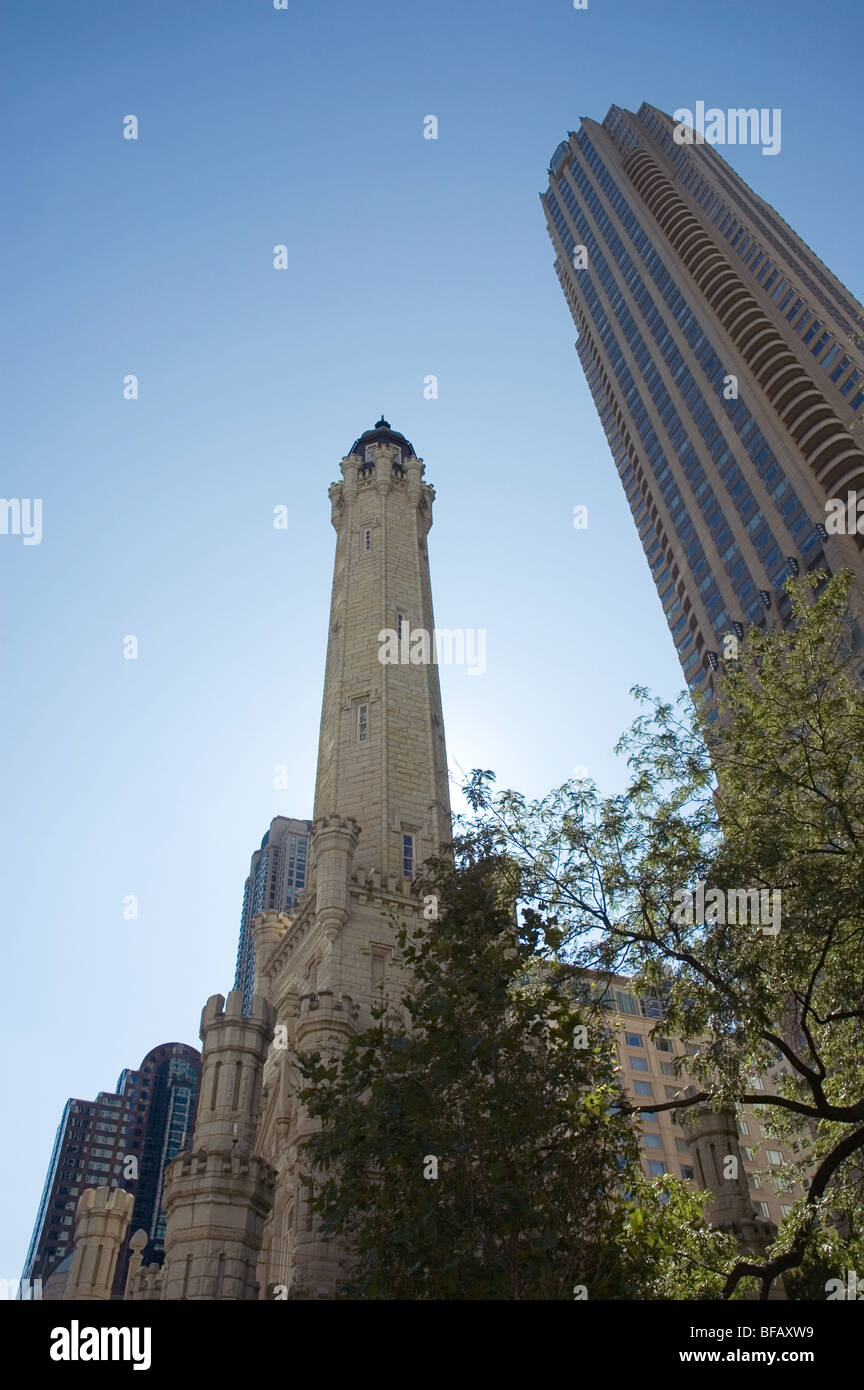 Chicago historic water tower -Fotos und -Bildmaterial in hoher ...