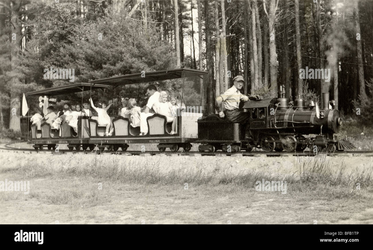 Kinder kinder beifahrer mitfahrer mitfahrer -Fotos und -Bildmaterial in ...