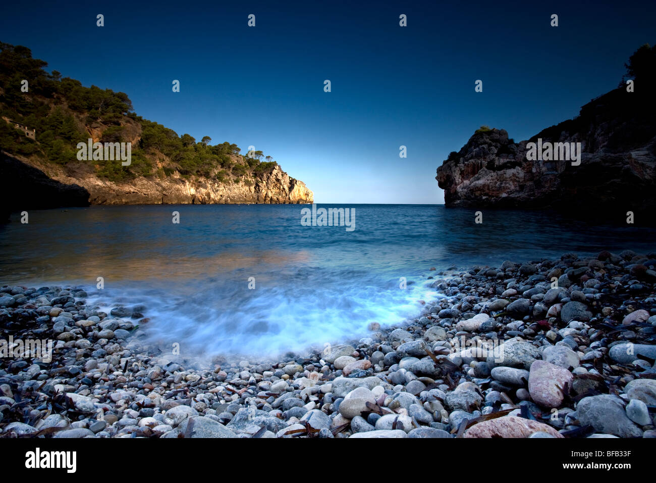 Cala de deia beach deia -Fotos und -Bildmaterial in hoher Auflösung – Alamy