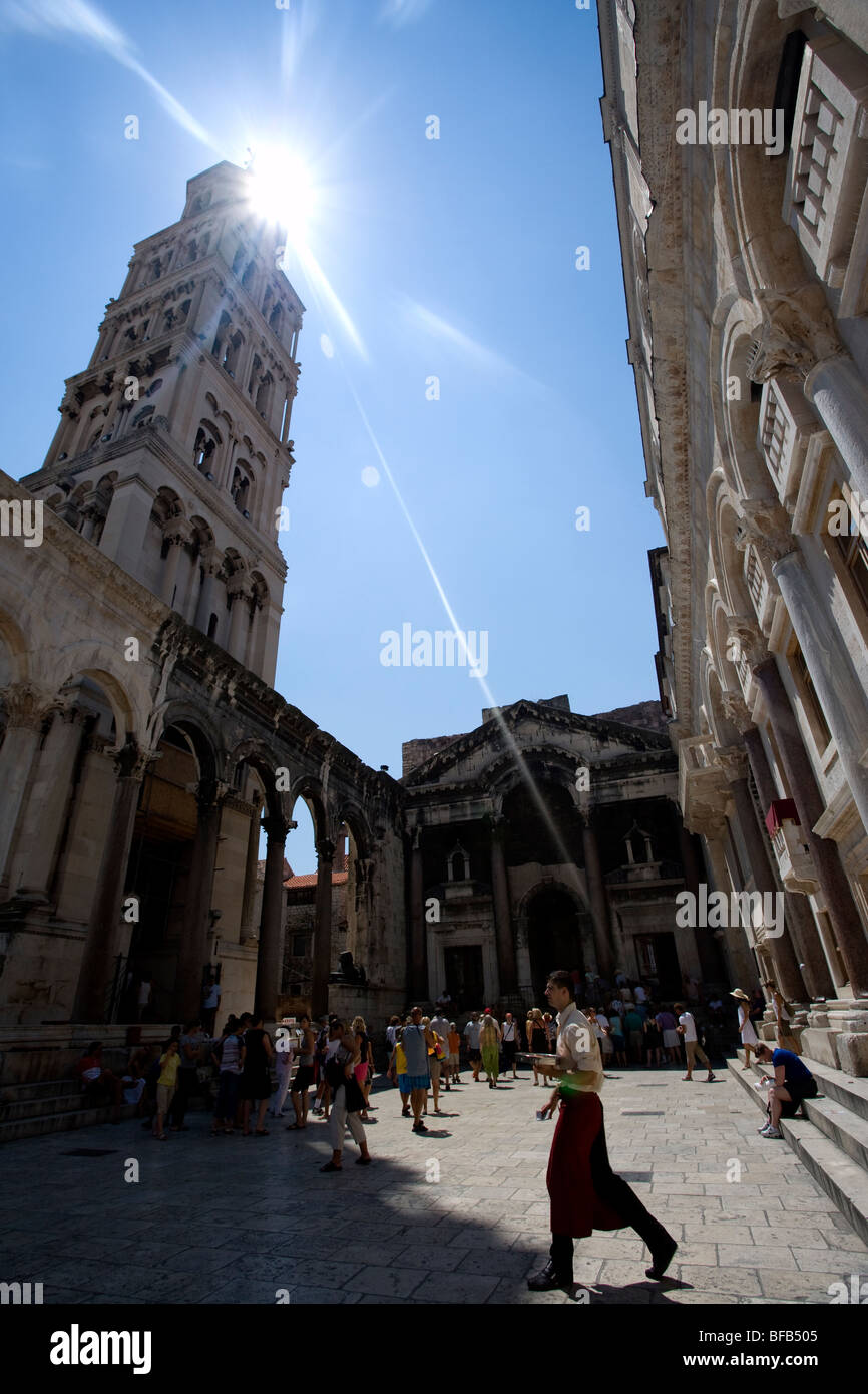 Peristil peristyl -Fotos und -Bildmaterial in hoher Auflösung – Alamy
