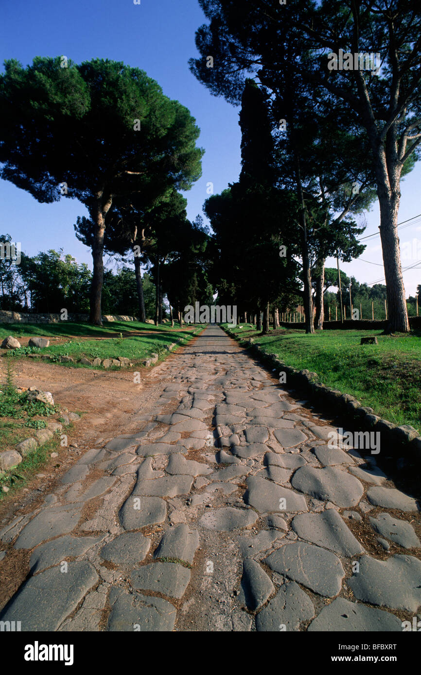 Ancient Roman Road Via Appia Stockfotos und -bilder Kaufen - Alamy