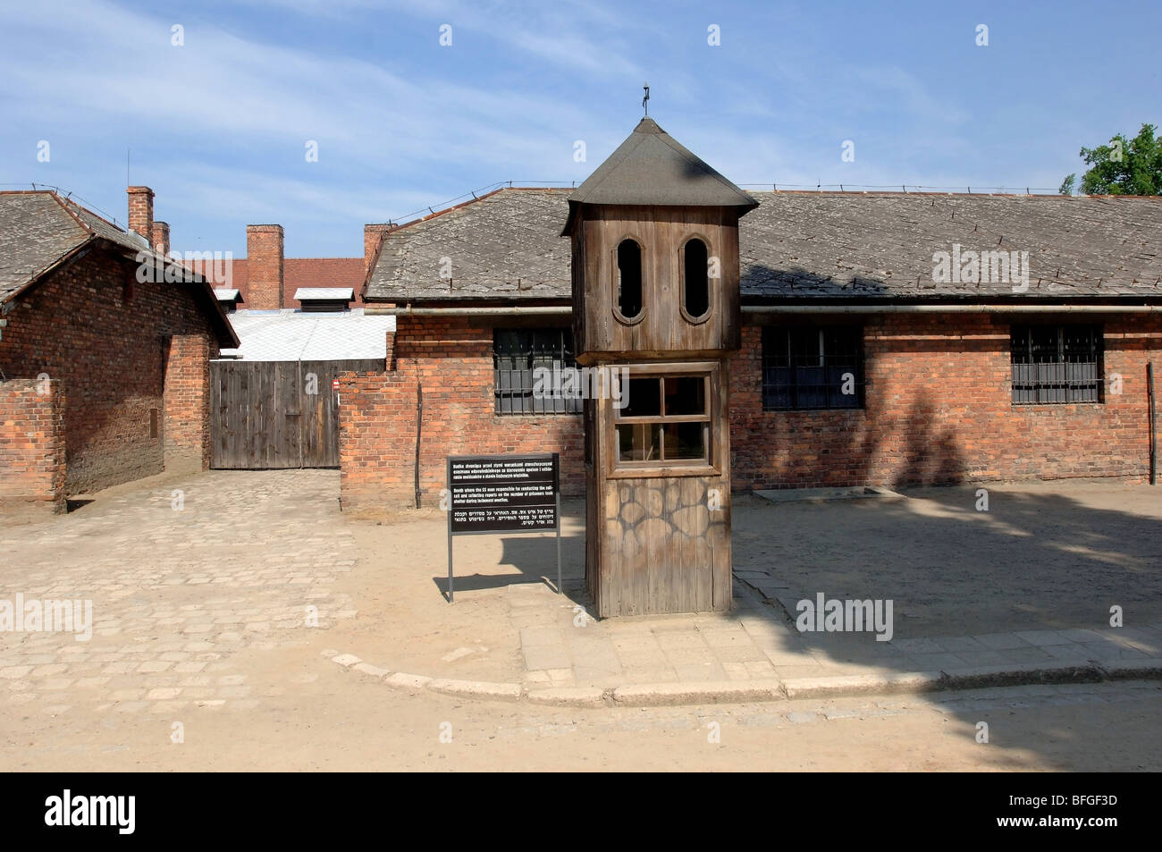 Concentration camp roll call -Fotos und -Bildmaterial in hoher ...
