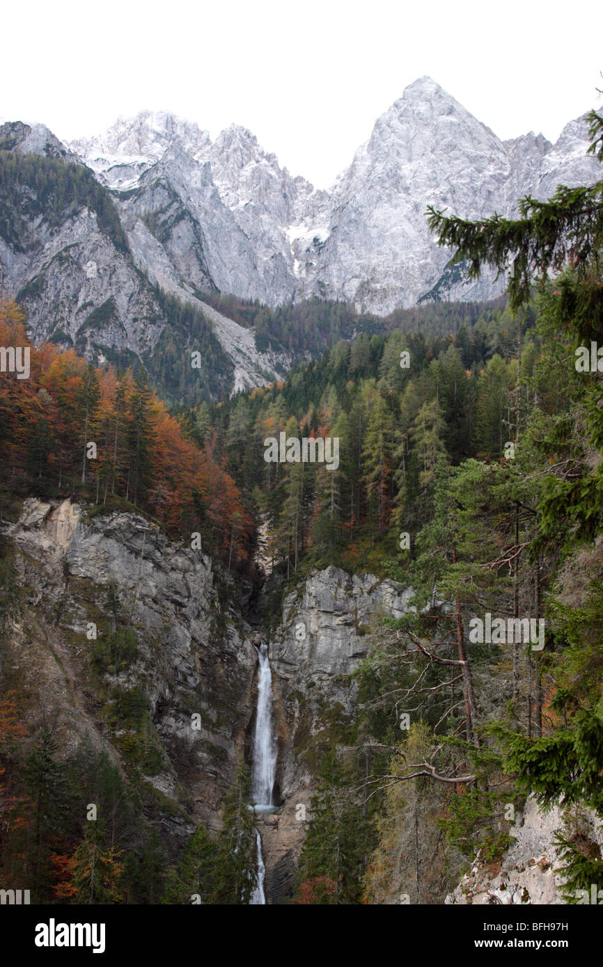 Wasserfall alpen -Fotos und -Bildmaterial in hoher Auflösung – Alamy