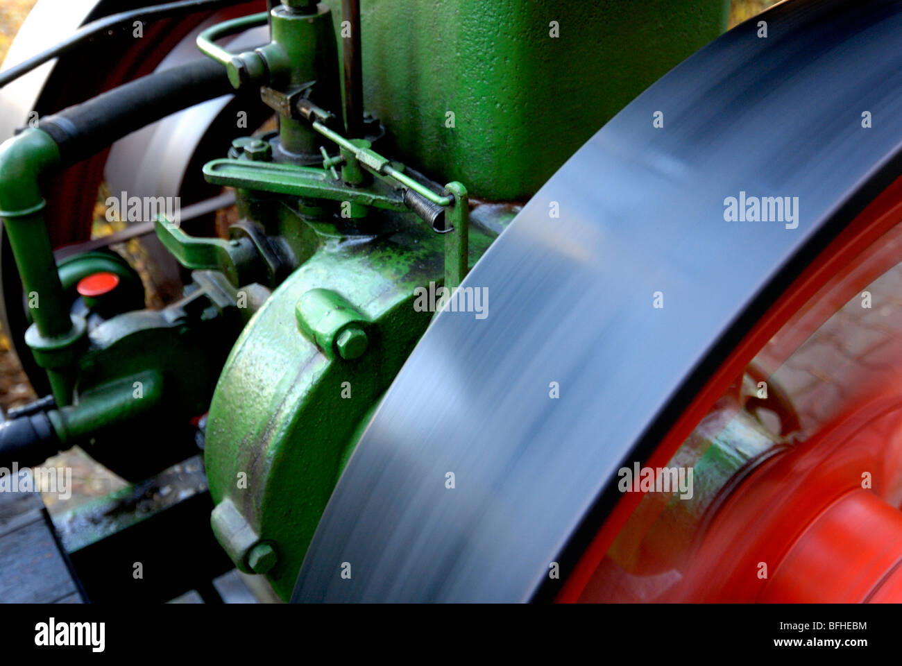 Oldtimer traktor fahren -Fotos und -Bildmaterial in hoher Auflösung – Alamy