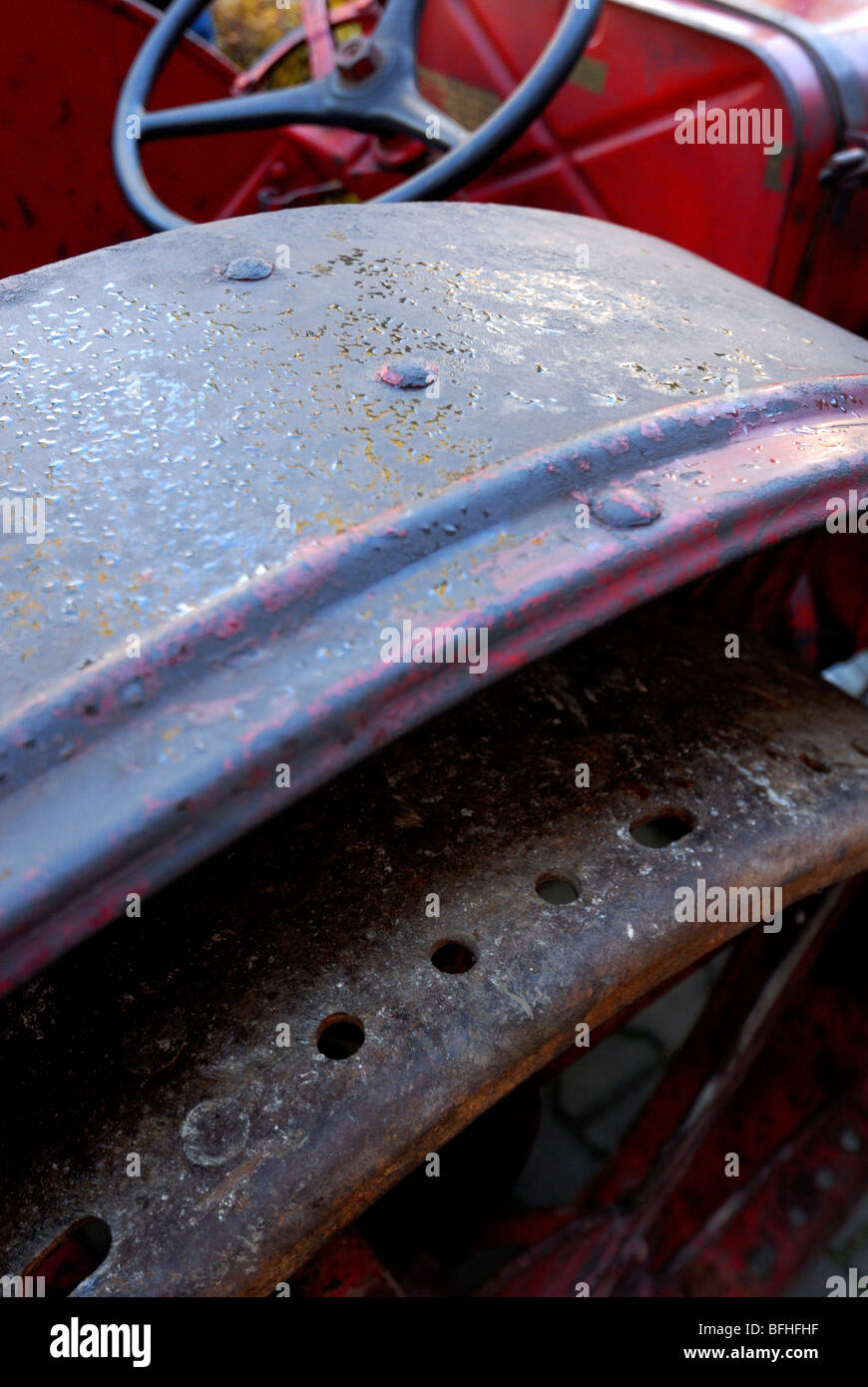 Oldtimer traktor fahren -Fotos und -Bildmaterial in hoher Auflösung – Alamy
