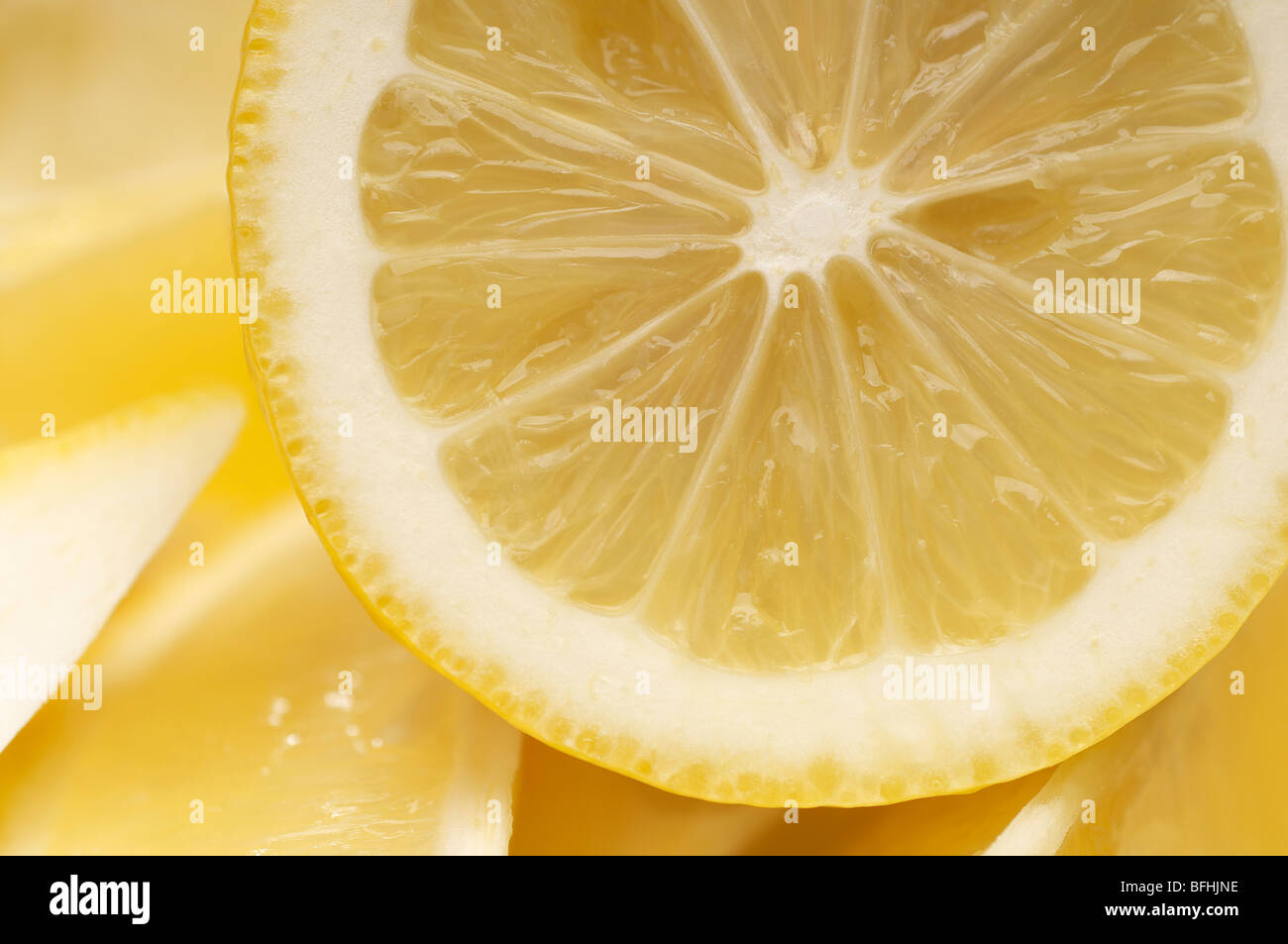 Querschnitt der zitrone -Fotos und -Bildmaterial in hoher Auflösung – Alamy