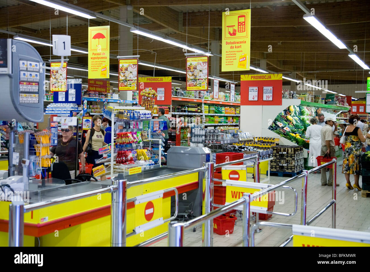 Discount value supermärkte -Fotos und -Bildmaterial in hoher Auflösung ...