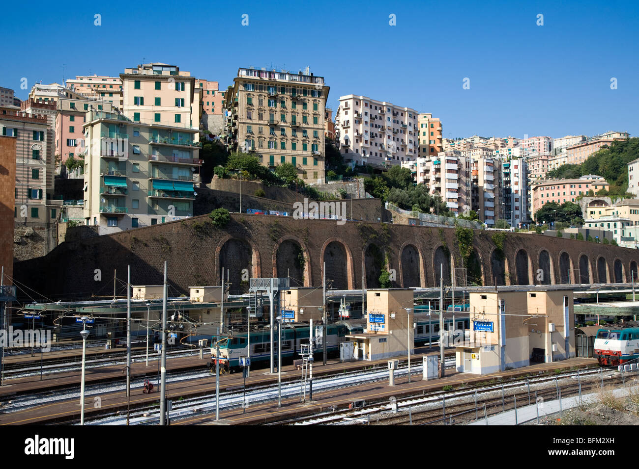 Genua station -Fotos und -Bildmaterial in hoher Auflösung – Alamy